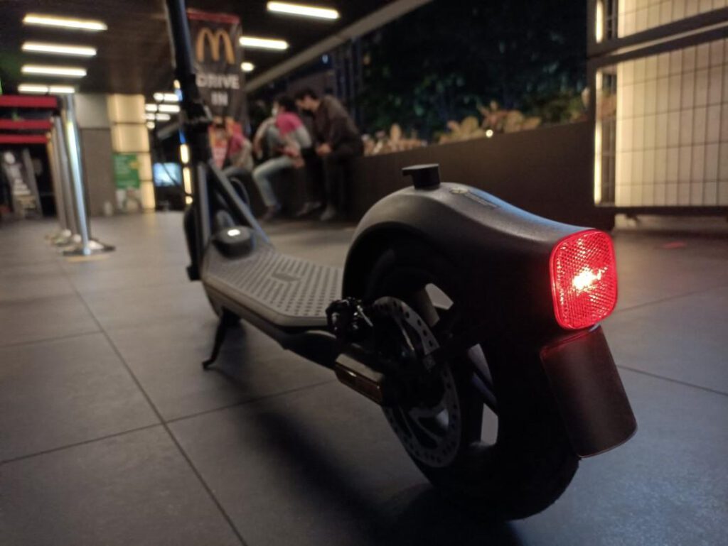 Xe Điện Scooter Segway Ninebot F20 - Segway Việt Nam